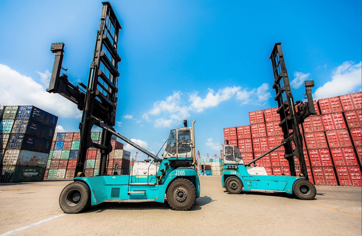 Empty Container Handler 8 - 11 Tonnes | AB Equipment