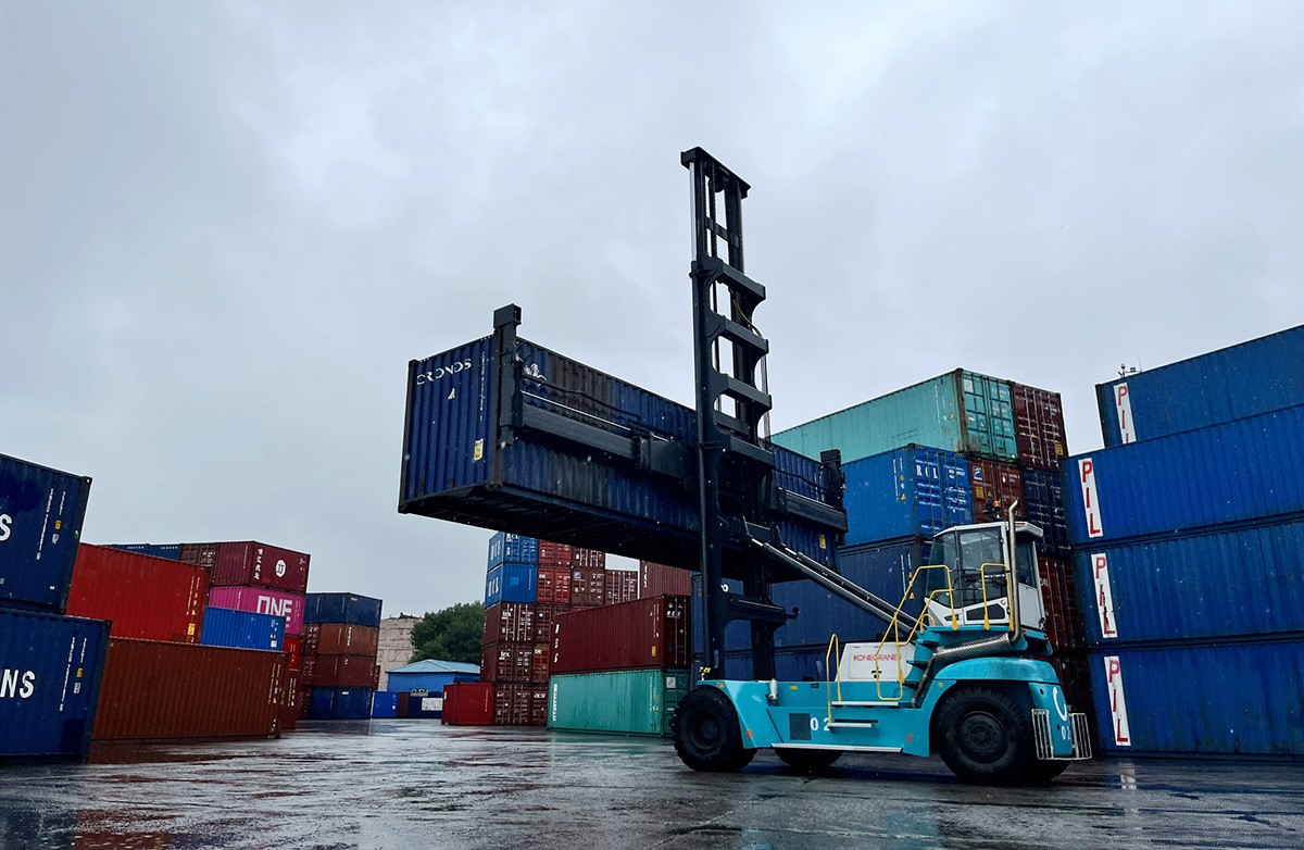 Empty Container Handler 8 11 Tonnes Ab Equipment